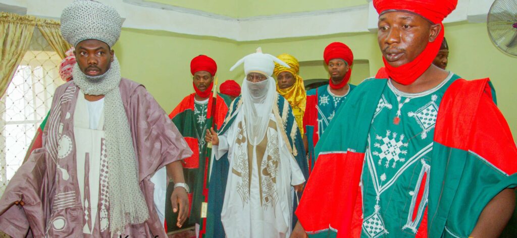 Wata Sabuwa: Kotu Ta Hana Aminu Ado Da Sauran Sarakuna 4 Kiran Kansu ...